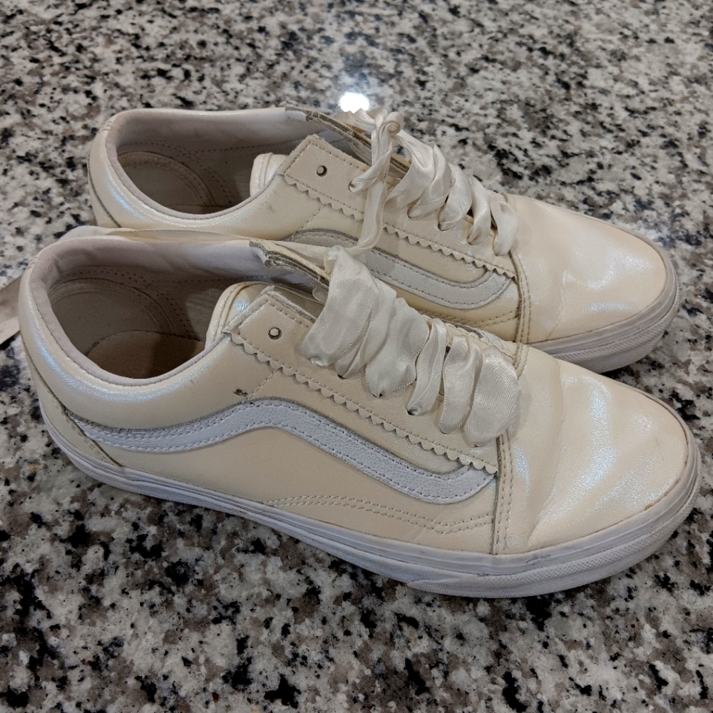 Vans Iridescent Ivory Low Lace Sneakers - Gem